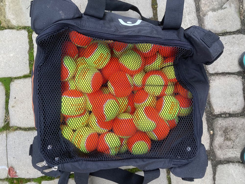 Tennis balls in bag for practice (Gebraucht) in Winterthur für CHF 20 ...