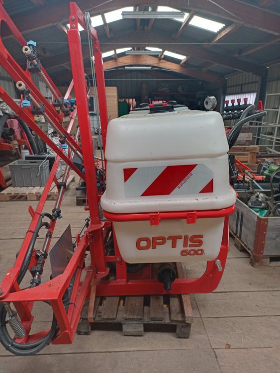 Kuhn Optis 600 Feldspritze (Gebraucht) in Uetendorf für CHF 2000 – nur Abholung auf Ricardo kaufen