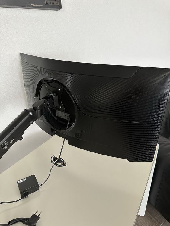 Monitorhalterung 34 Zoll Curved