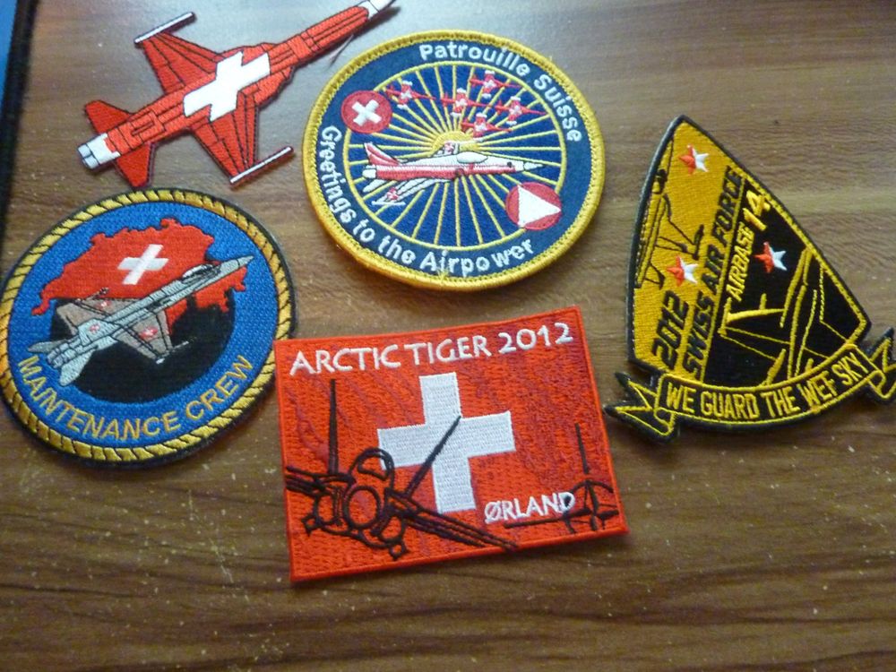 5 Badges Div (Gebraucht) in Zürich für CHF 15 – mit Lieferung auf ...