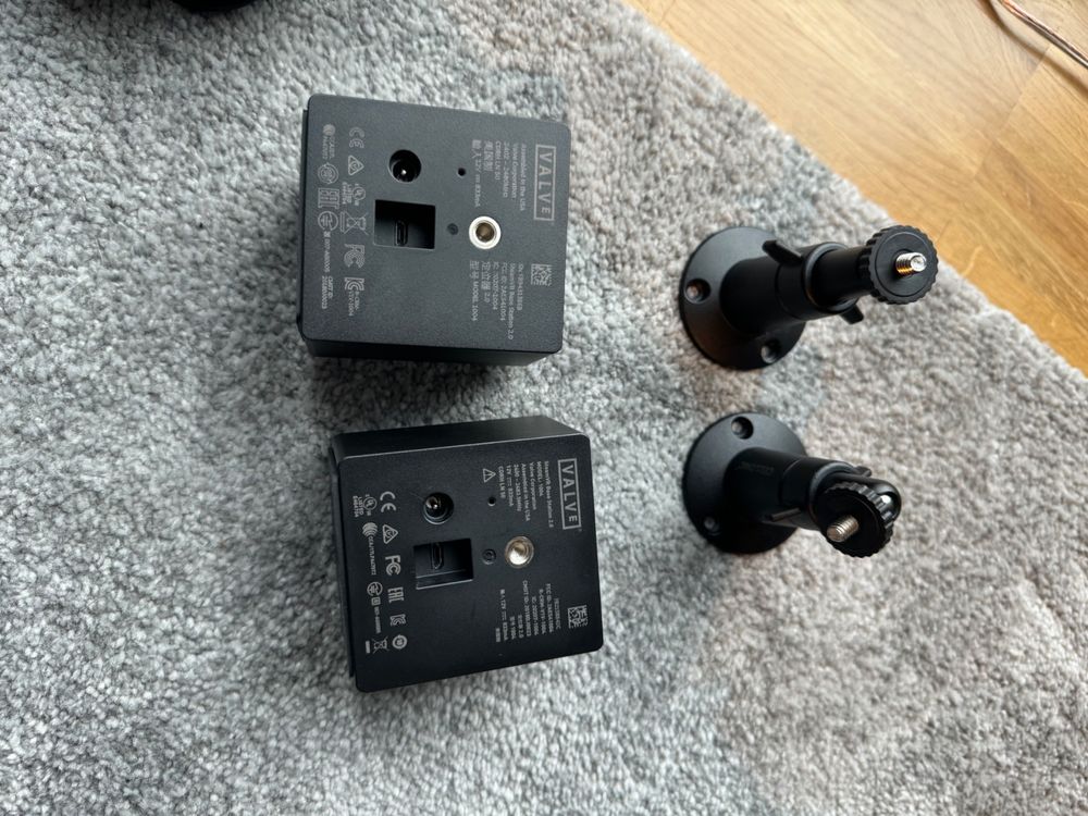 2 Steam VR Base / Vive Base Station 2.0 / Wallmount (Gebraucht) in ...