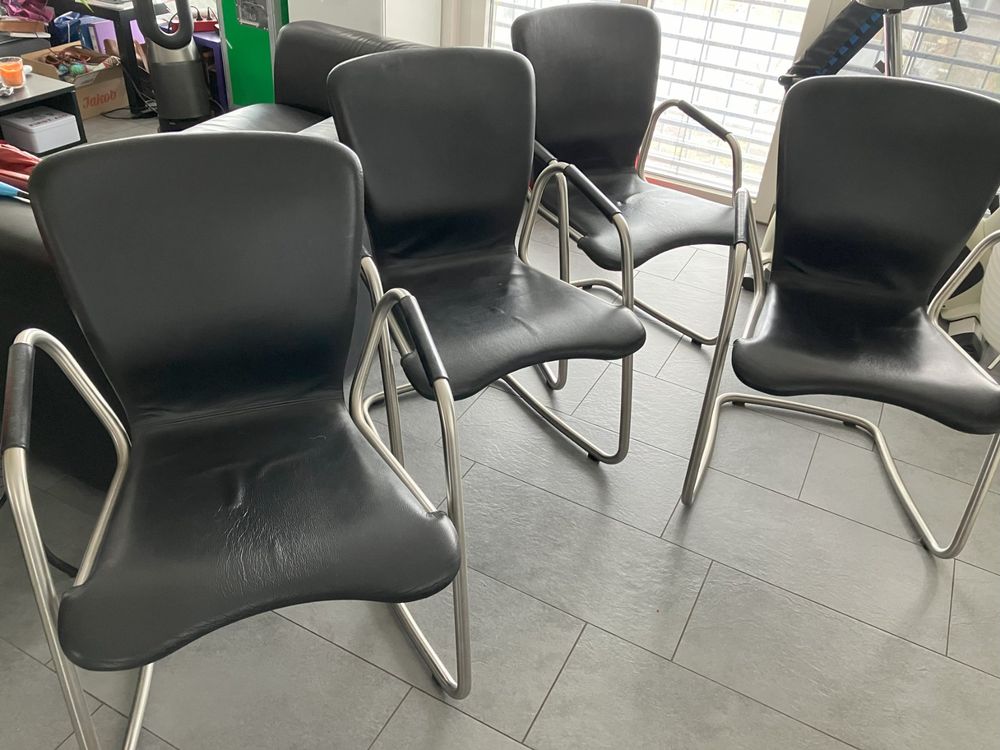 4 Freischwinger mit Lederbezug (Gebraucht) in Schlieren für CHF 1 – nur Abholung auf Ricardo kaufen