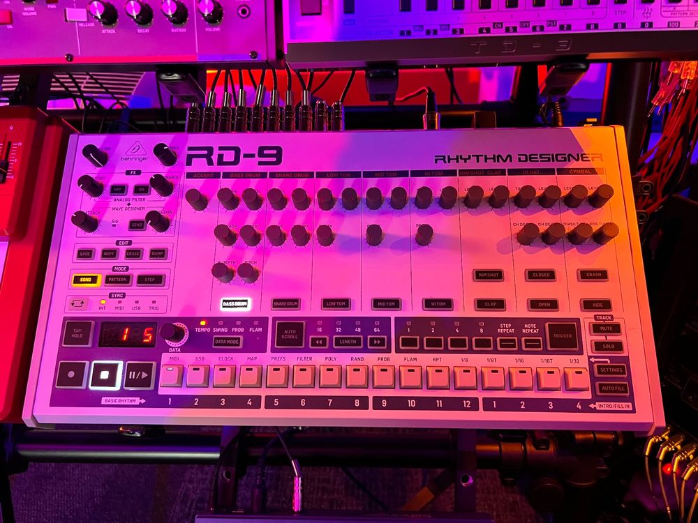 Behringer RD9 - Top Zustand (Gebraucht) in Bachenbuelach für CHF 299 – mit Lieferung auf Ricardo ...