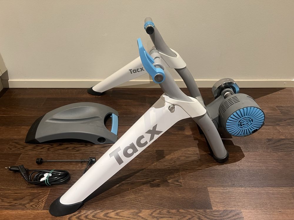 Tacx Flow Smart Rollentrainer - Wie NEU!!! | Kaufen auf Ricardo