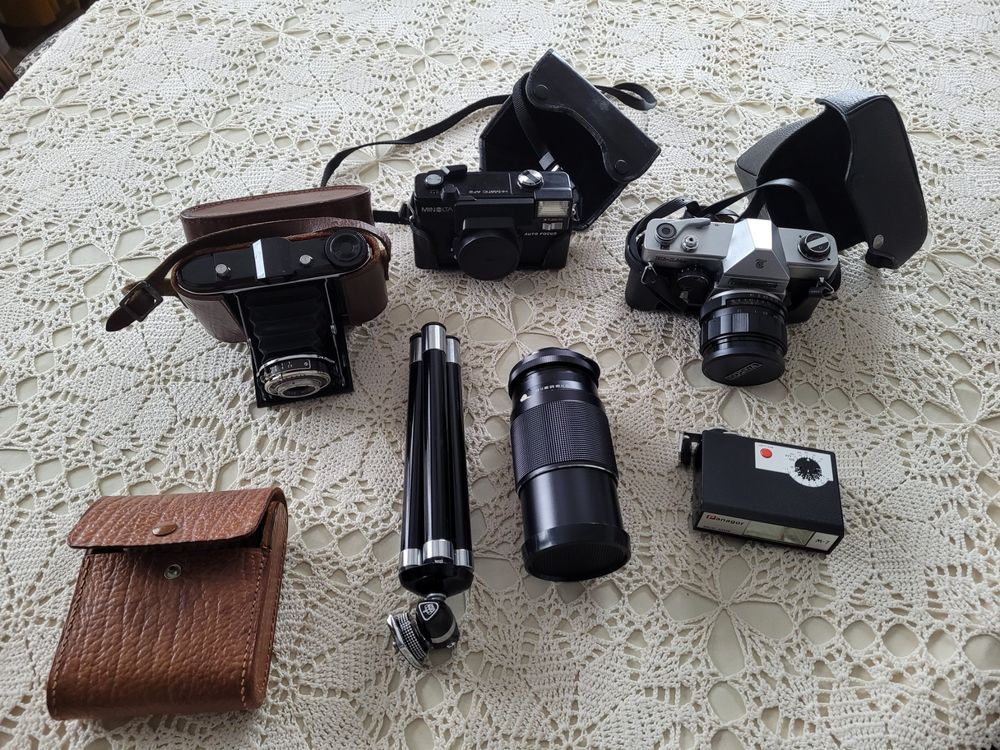 Alte Fotoapparate mit Zubehör (Gebraucht) in für CHF 35 – mit Lieferung ...