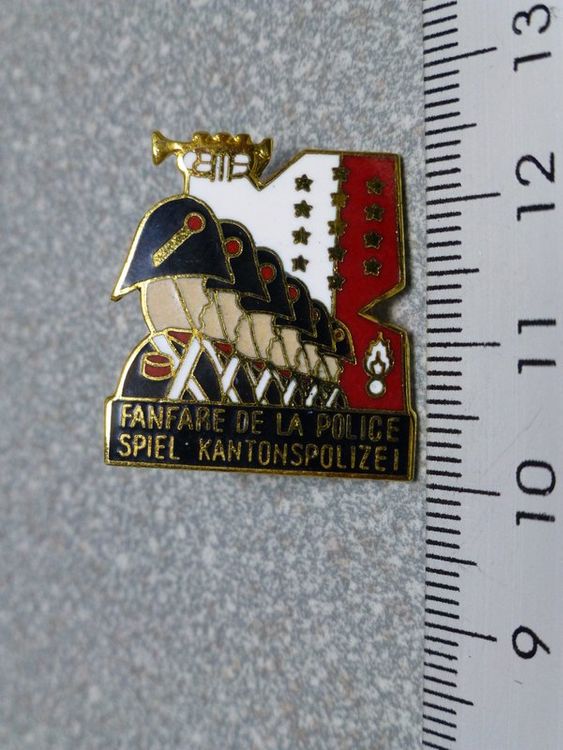 PIN PINS POLIZEI POLICE POLIZIA Uniform (Gebraucht) in Gränichen für CHF 4 – mit Lieferung auf ...