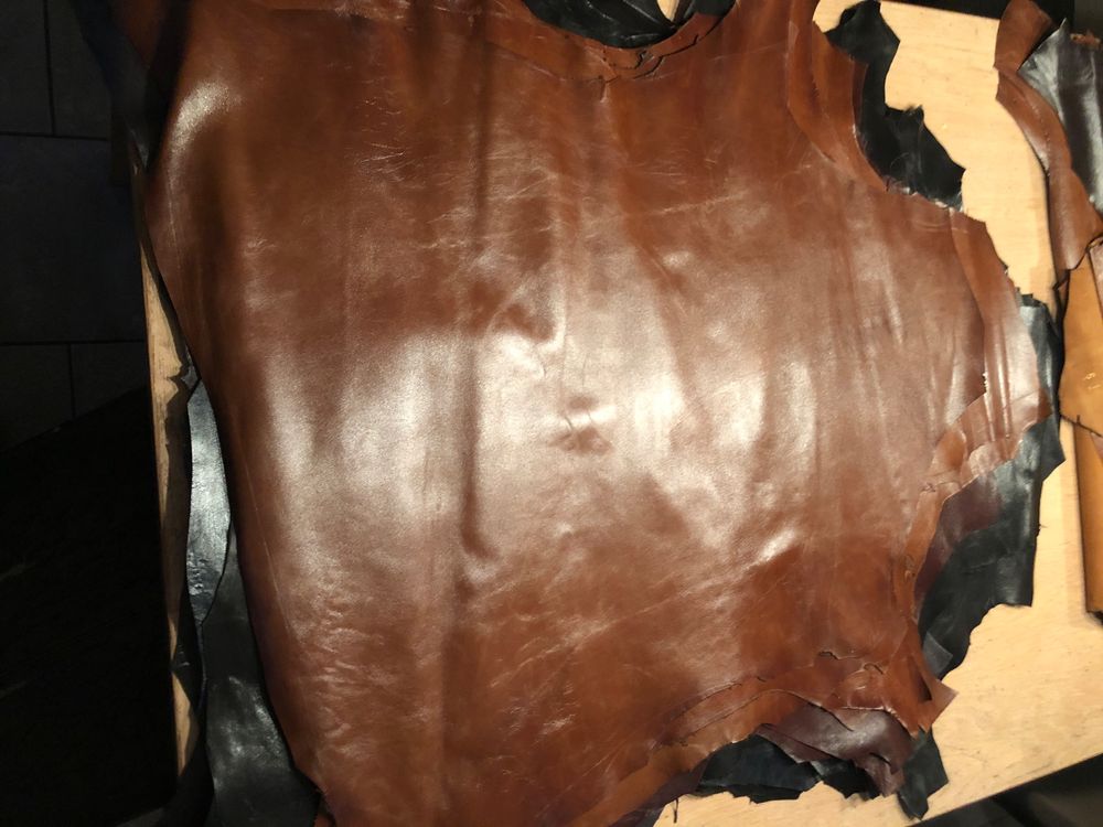 Leder Felle (Neu und originalverpackt) in Obergösgen für CHF 380 – mit ...