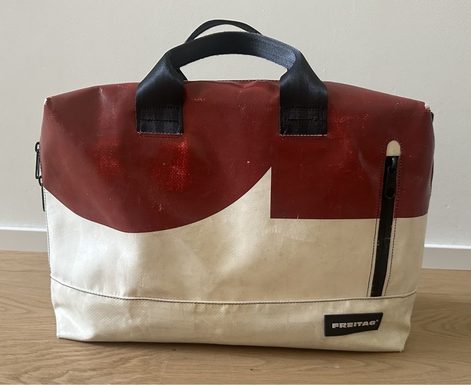 Freitag Tasche F305 ROY LAPTOP BAG MEDIUM Weiss Rot (Gebraucht) in Birmensdorf ZH für CHF 129 ...