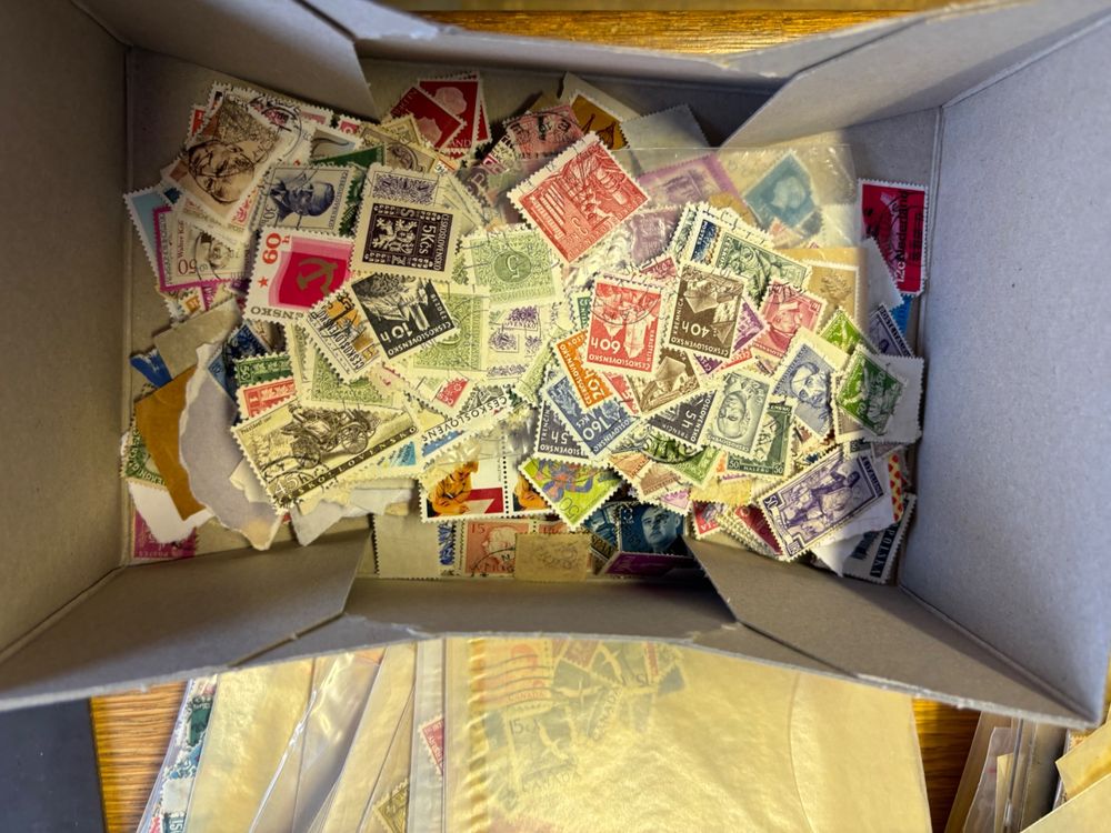 Karton mit 400 Gramm Marken weltweit ab Alt | Kaufen auf Ricardo