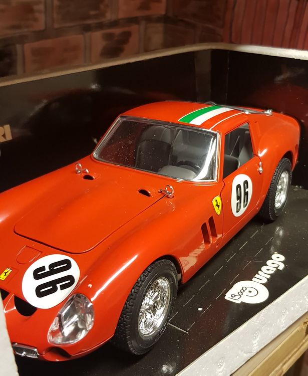 FERRARI GTO 62, Nr.96 Sondermodell, 1:18, von Bburago in OVP (Neu und ...