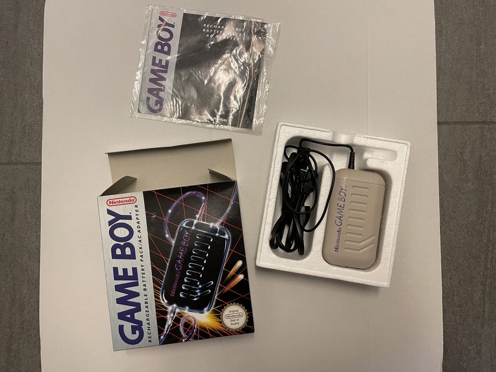 Nintendo Game Boy Rechargeable Battery Pack/AC Adapter (Gebraucht) in ...