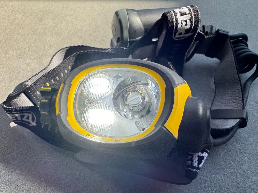 Petzl ULTRA VARIO 520 Lumen –210 Meter Stirnlampe + ACCU2 (Gebraucht ...