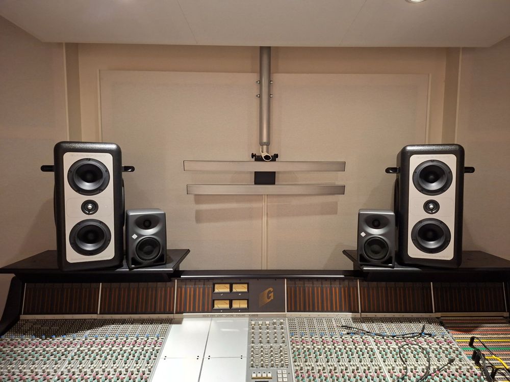 Barefoot MicroMain27 Gen2 4-Way Active Studio Monitor Paar (Gebraucht ...