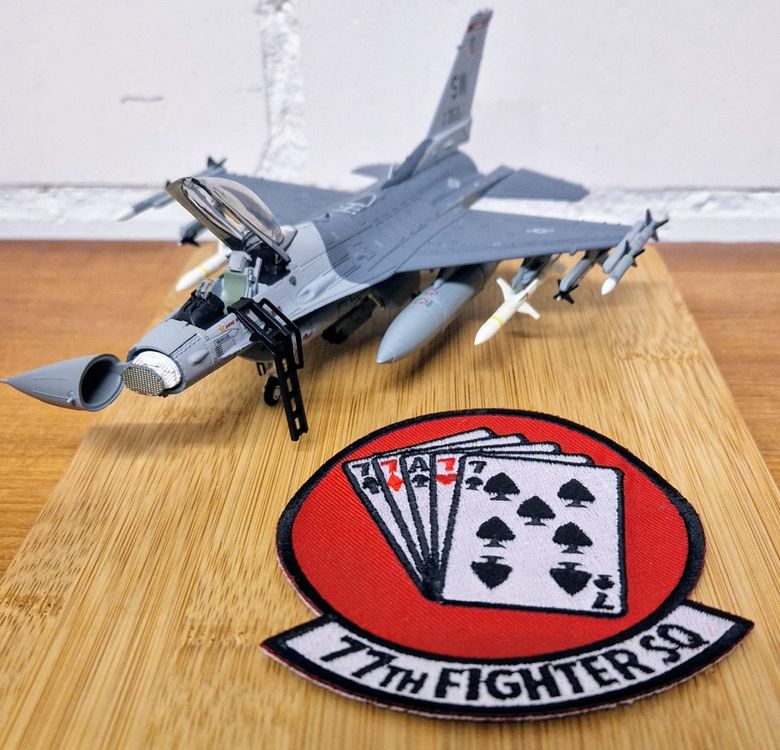 F-16C Fighting Falcon Metallmodell von Calibre Wings 1:72 (Gebraucht) in Unterengstringen für ...