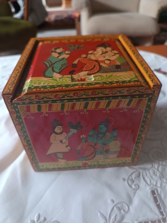 Indische Ganija Spielbox bemalt mit Hindu Götter Figuren (Gebraucht) in ...