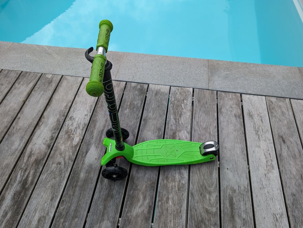 Micro Maxi Deluxe Scooter grün | Kaufen auf Ricardo