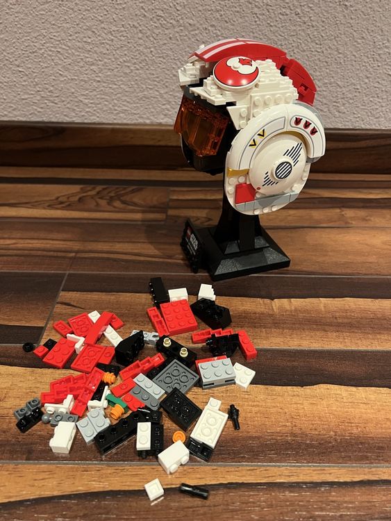 LEGO Star Wars 75327 Luke Skywalker Red Five Helmet (Gebraucht) in Brunnen für CHF 19 – mit ...