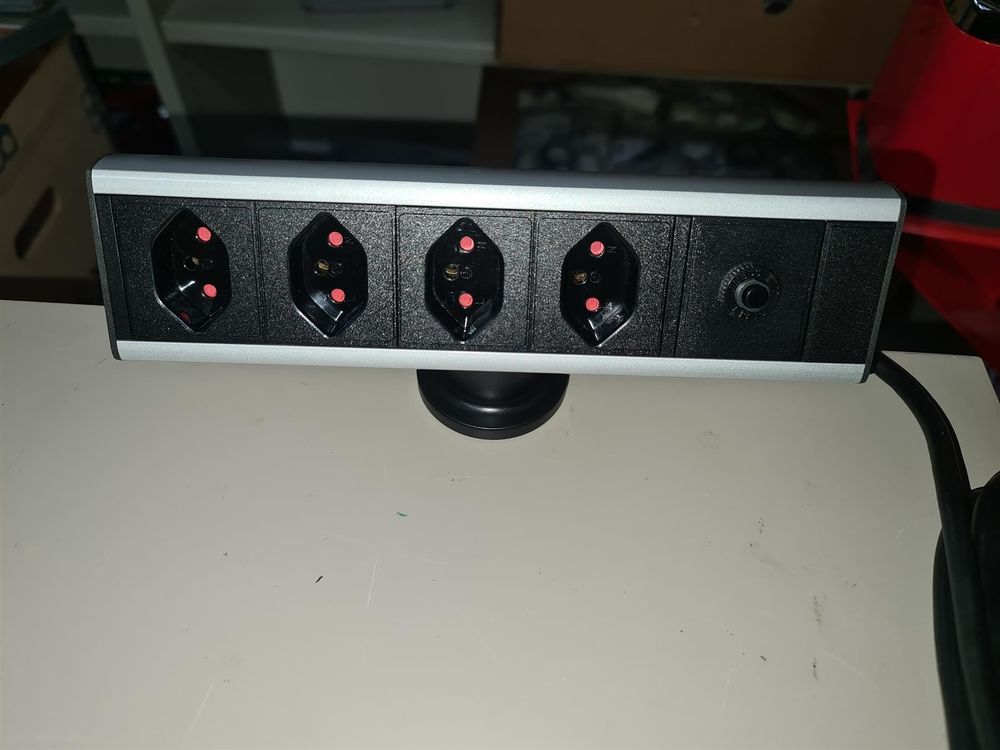 Steckdosenleiste 4xT13 Tischmontage (Neu und originalverpackt) in Krinau für CHF 12 – mit ...
