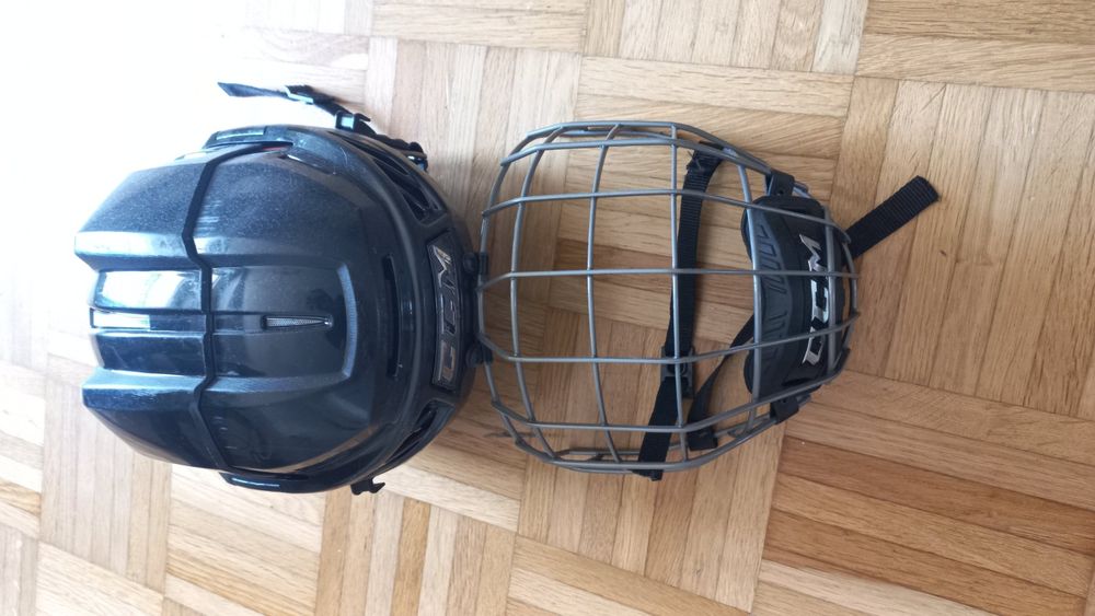 Eishockey Helm (Gebraucht) in Suberg für CHF 15 – mit Lieferung auf ...
