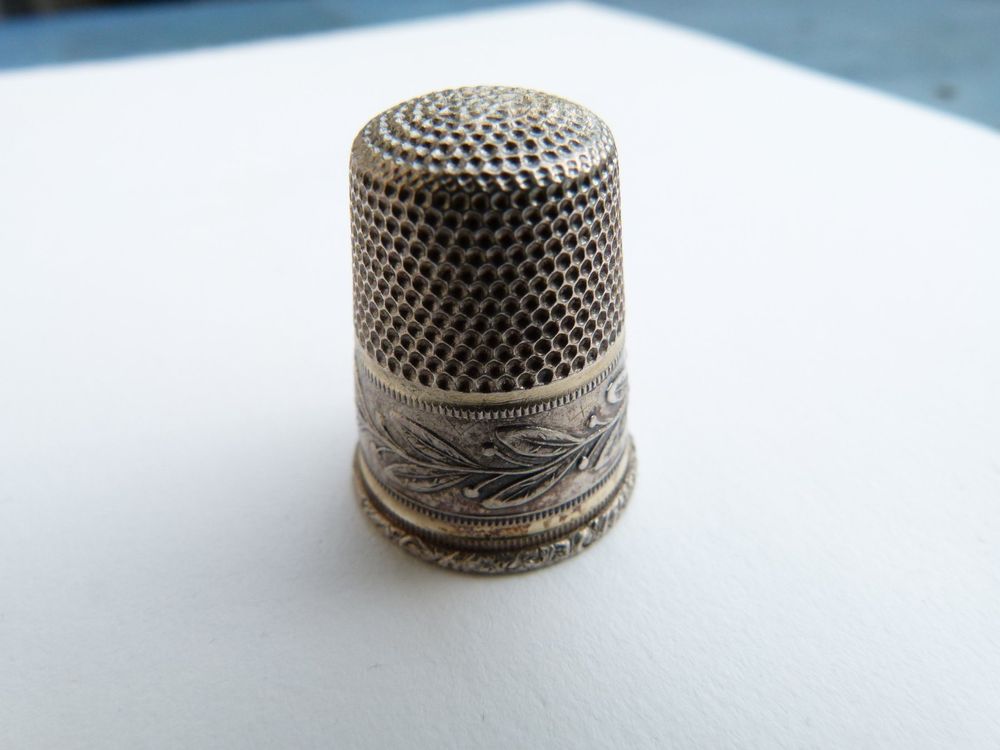 Antiker Fingerhut Silber, mit Original-Schachtel (Gebraucht) in ...