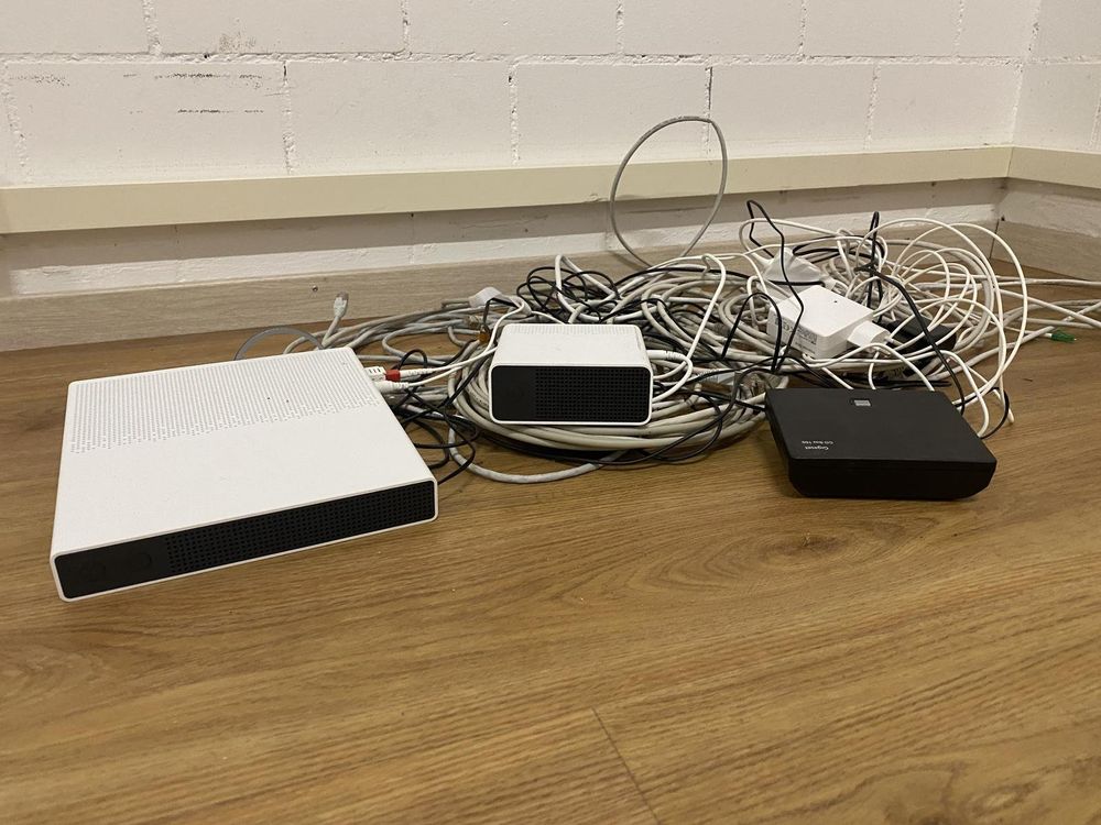 Swisscom Internet-Box, WLAN-Box, Gigaset GO-Box, Div. Kabel (Gebraucht ...