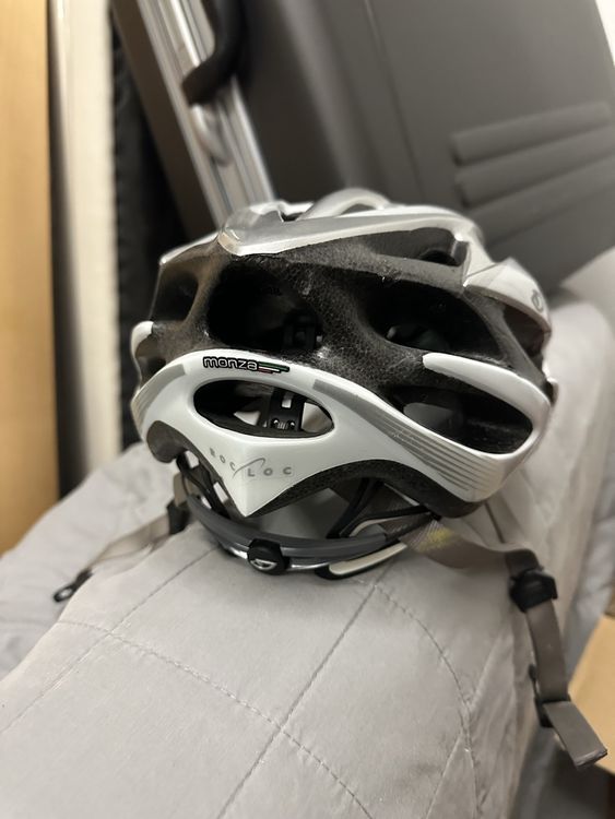 Giro Monza Helm (Neu (gemäss Beschreibung)) in Jona für CHF 29 – nur ...