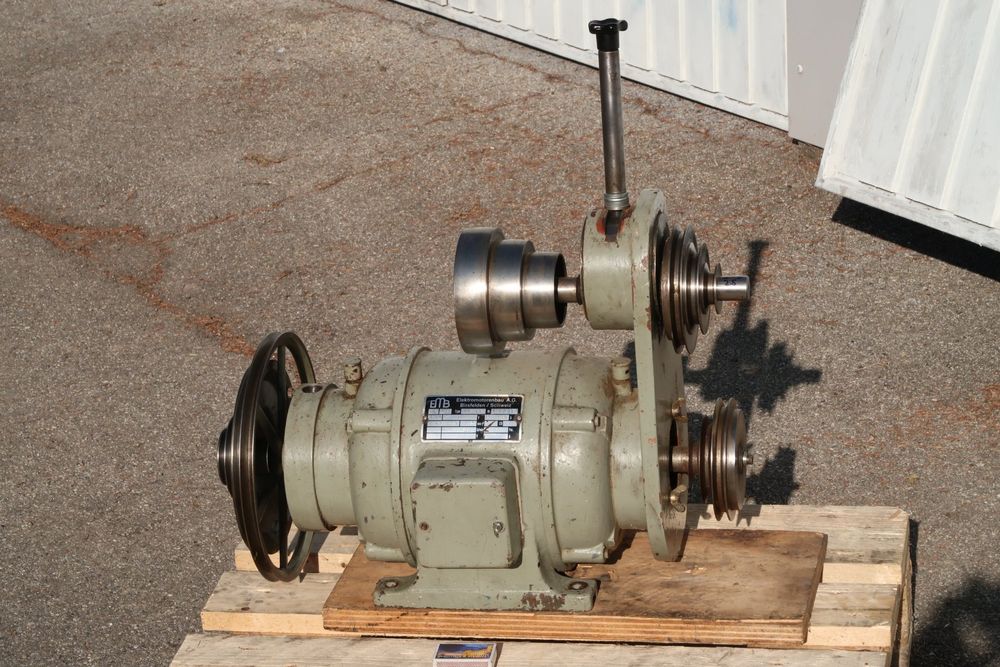 EMB Motor 450 /900 U/min. für Schaublin 102 Drehbank 380V (Defekt) in ...