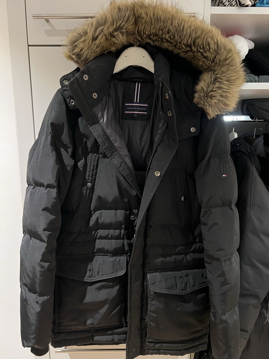 Tommy Hilfiger Winterjacke (S) (Gebraucht) in Birsfelden für CHF 80 ...