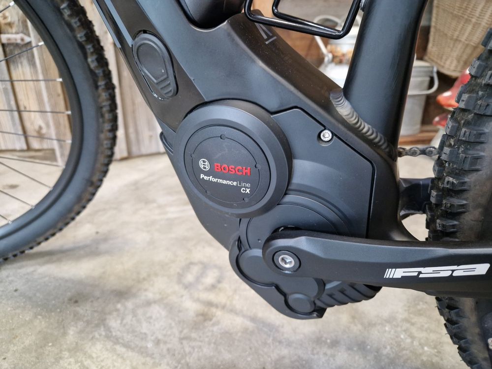 Neuwertiges Cube Reaction Hybrid SL E-Bike + Bosch CX Motor (Gebraucht ...