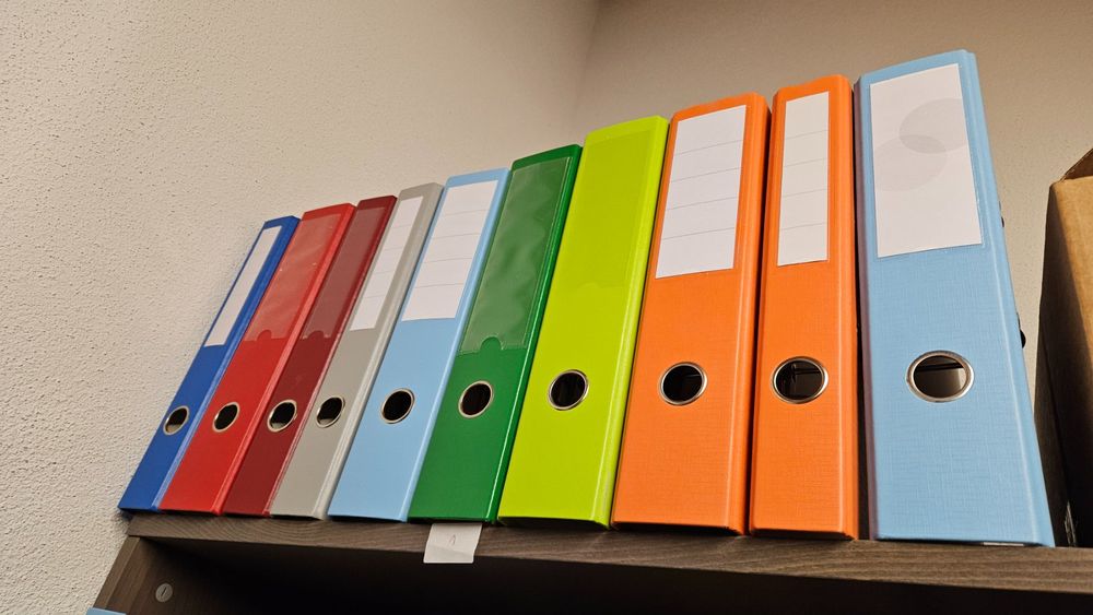 10 Ordner gross und klein, verschiedene Farben (Gebraucht) in Schachen ...