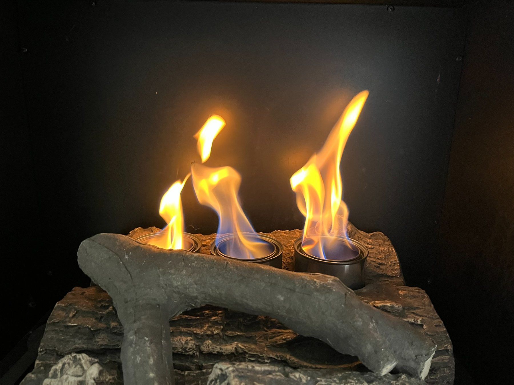 Gemützlicher Indoor-Kamin mit Betrieb durch Bio-Ethanol (Gebraucht) in ...