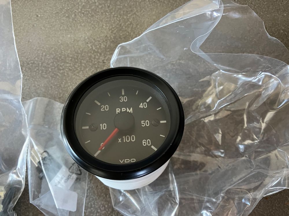 Drehzahlmesser VDO Tachometer 6000 RPM 52mm 12V Neu (Gebraucht) in ...