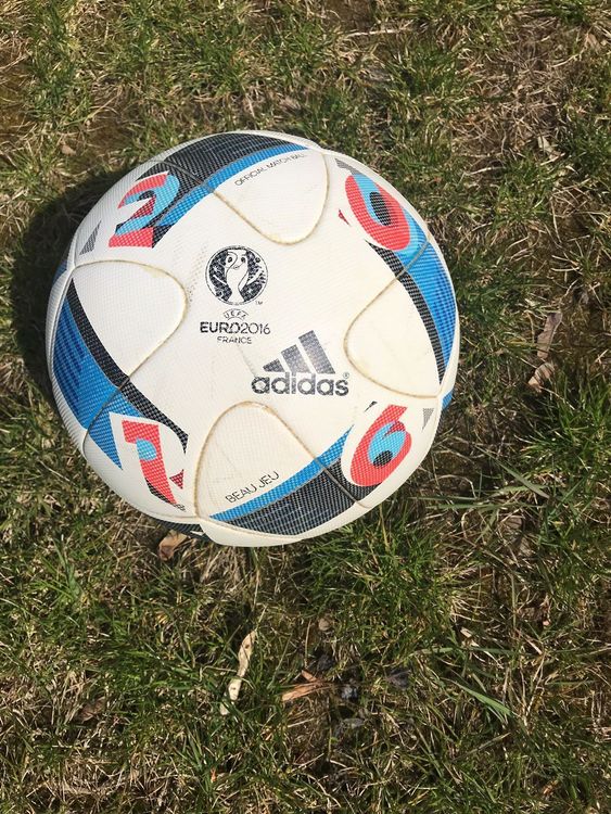 Adidas EM 2016 Offical Match Ball (Gebraucht) in Eschenbach SG für CHF ...