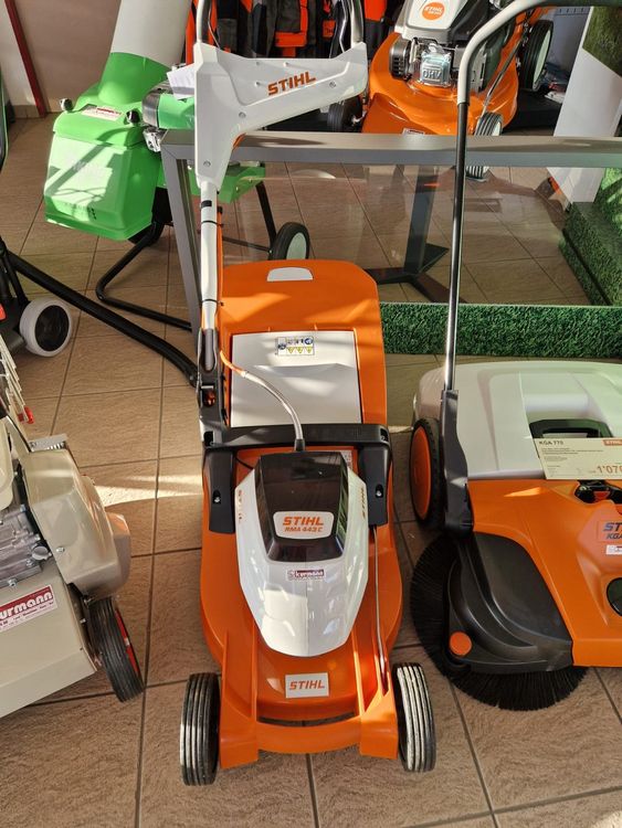 Rasenmäher STIHL RMA 443C mit Rückenakku, Demomaschine (Gebraucht) in ...