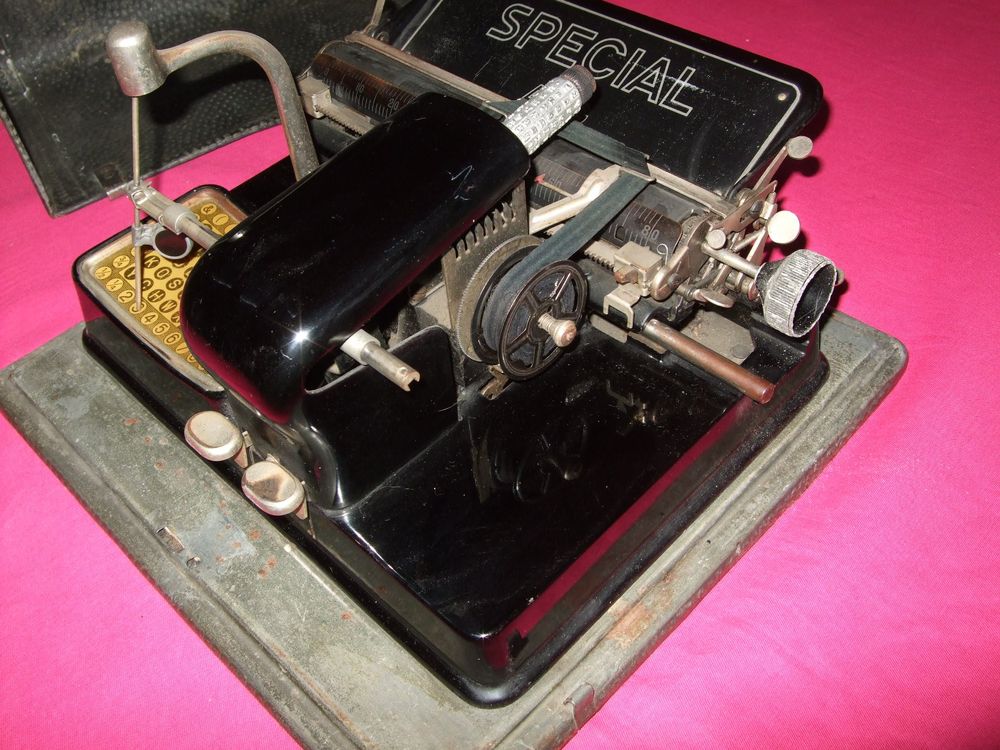 Schreibmaschine MIGNON Modell 4, funktioniert, Metallkoffer (Gebraucht) in Muhen für CHF 107 ...