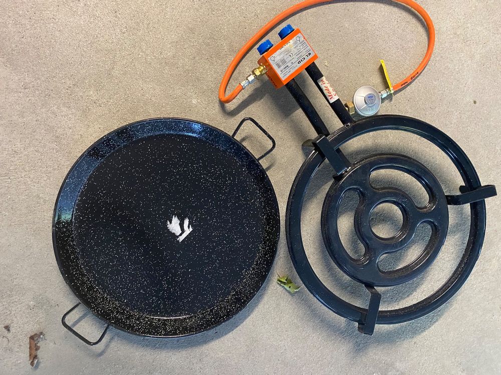 Paella Pfanne mit Gasbrenner (Gebraucht) in Rifferswil für CHF 130 ...