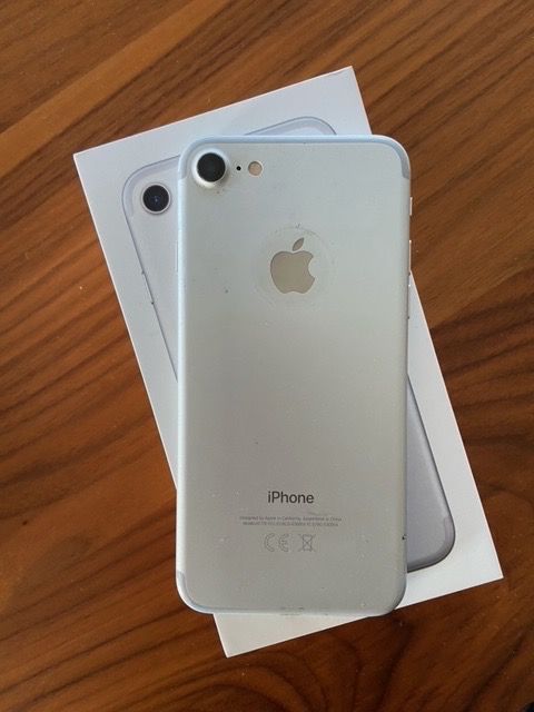 iPhone 7 128GB (Gebraucht) in Düdingen für CHF 57 – nur Abholung auf Ricardo kaufen