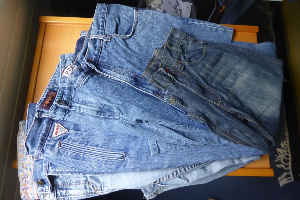 Alte Jeans zum Vernähen - 5 Stück zu einem Preis (Gebraucht) in ...