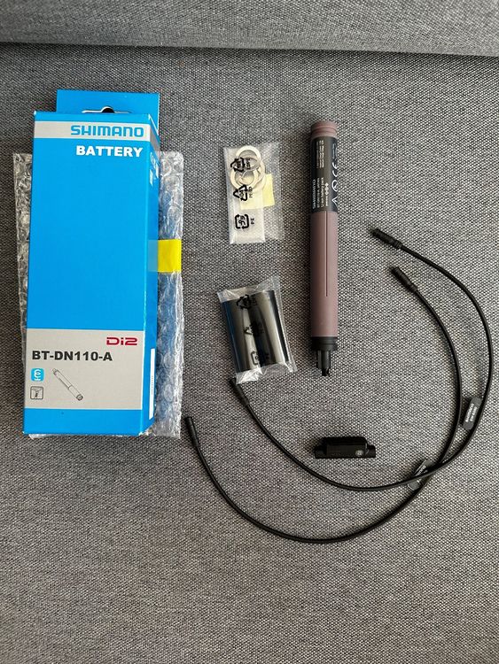 Shimano di2 battery und wireless unit (Neu und originalverpackt) in ...