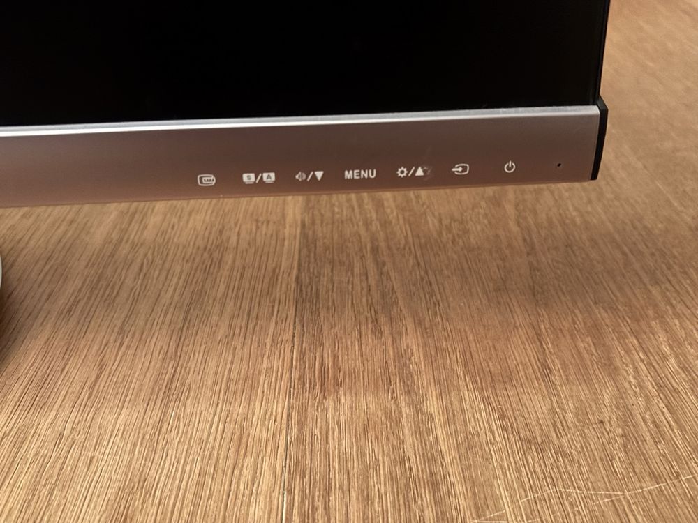 Asus Monitor (Gebraucht) in Meggen für CHF 2 – nur Abholung auf Ricardo ...