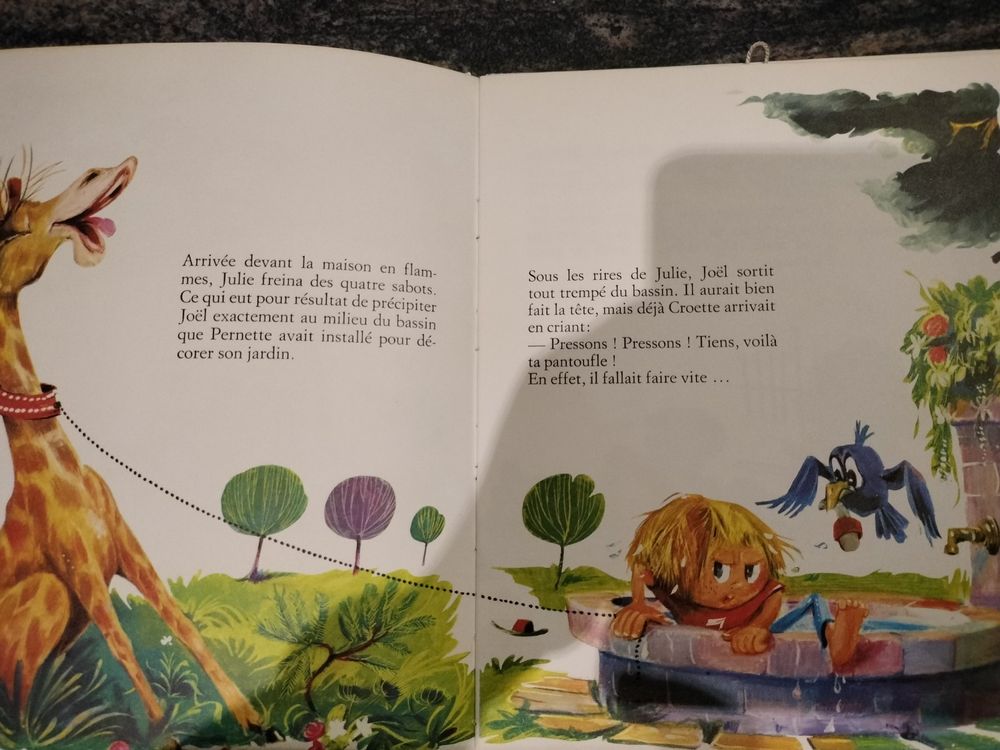 Julie la girafe par Gérald Lucas (Gebraucht) in Cortaillod für CHF 3 ...