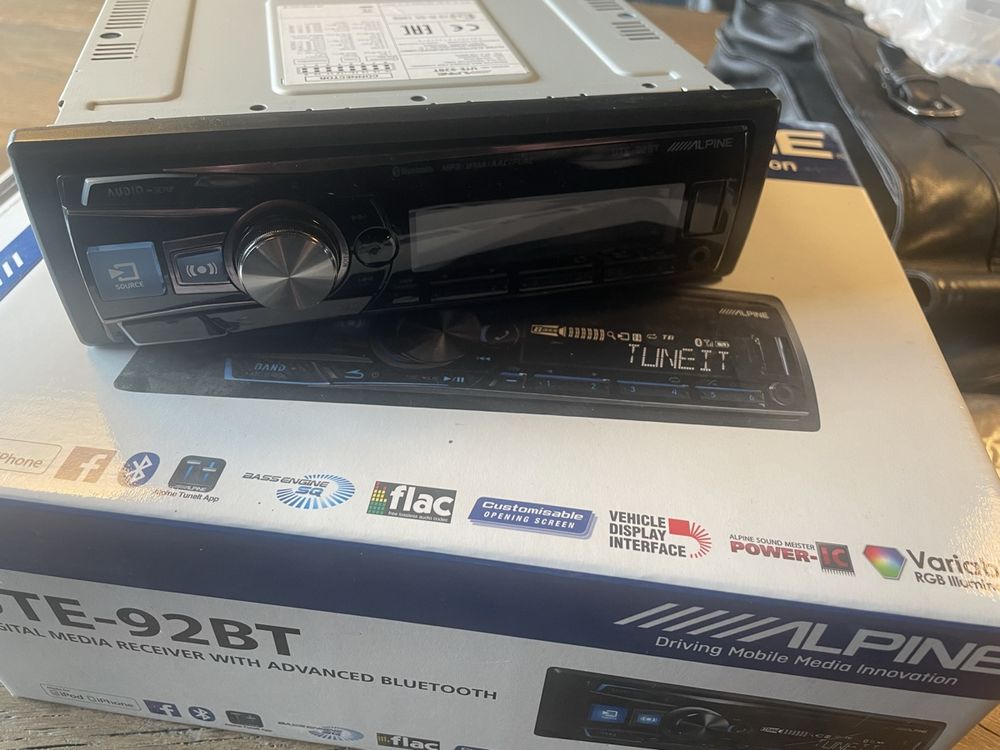 Alpine UTE-92BT Autoradio Porsche 90er- 2005 - mit Kabelsatz | Kaufen ...