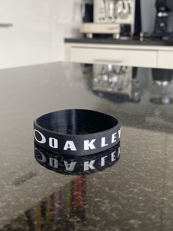 2x OAKLEY Icon Logo #LiveYours Wrist Band - Black / White (Neu und ...