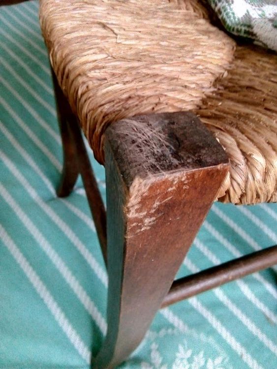 Antiker Vintage Hocker, mit Stroh geflochten, schöne Form (Gebraucht ...