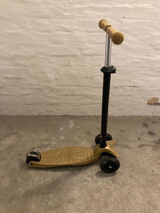 Trotti / Scooter Maxi Micro / gold (Gebraucht) in für CHF 15 – nur ...