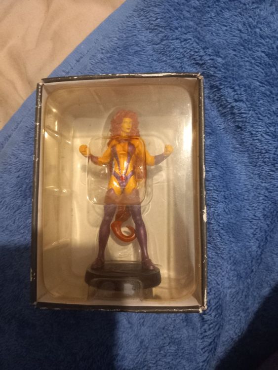 Figurine Starfire DC Comics (Neuf (Voir description)) à Epalinges pour ...