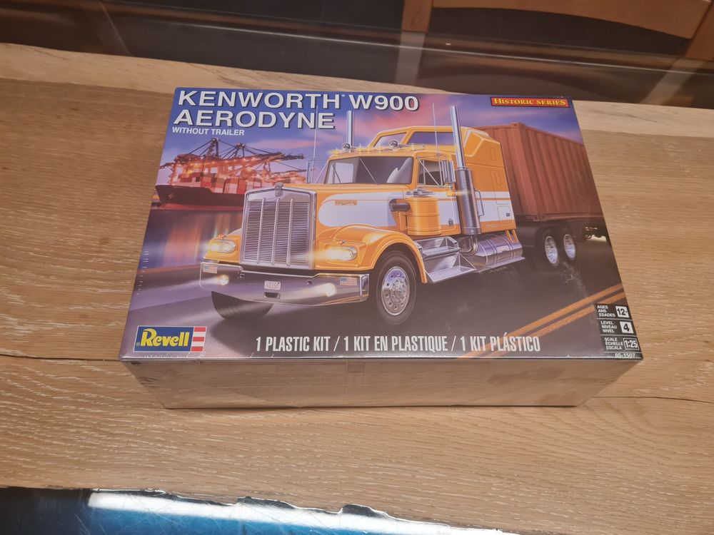 Revell Kenworth W900 Aerodyne (Neu und originalverpackt) in Lauperswil ...