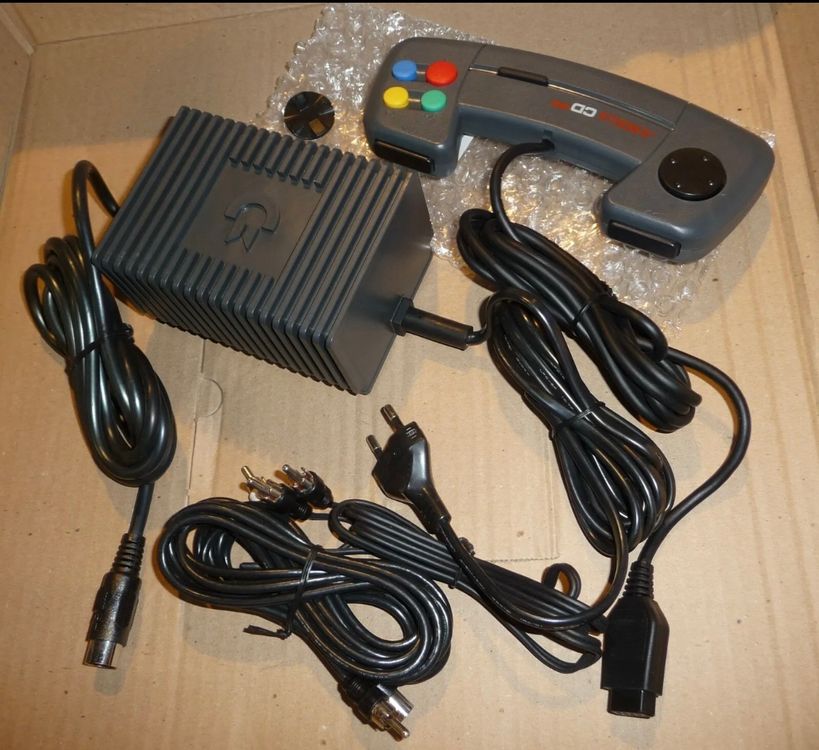 CONSOLE COMMODORE AMIGA CD32 mai usata da collezione | Kaufen auf Ricardo