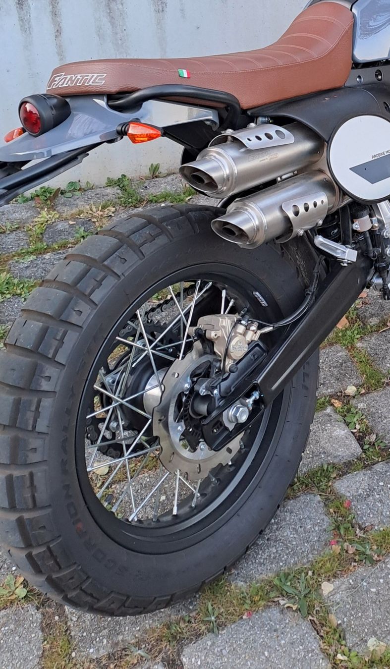 Fantic Caballero Deluxe 500 – Scrambler néo-rétro italien (Gebraucht ...