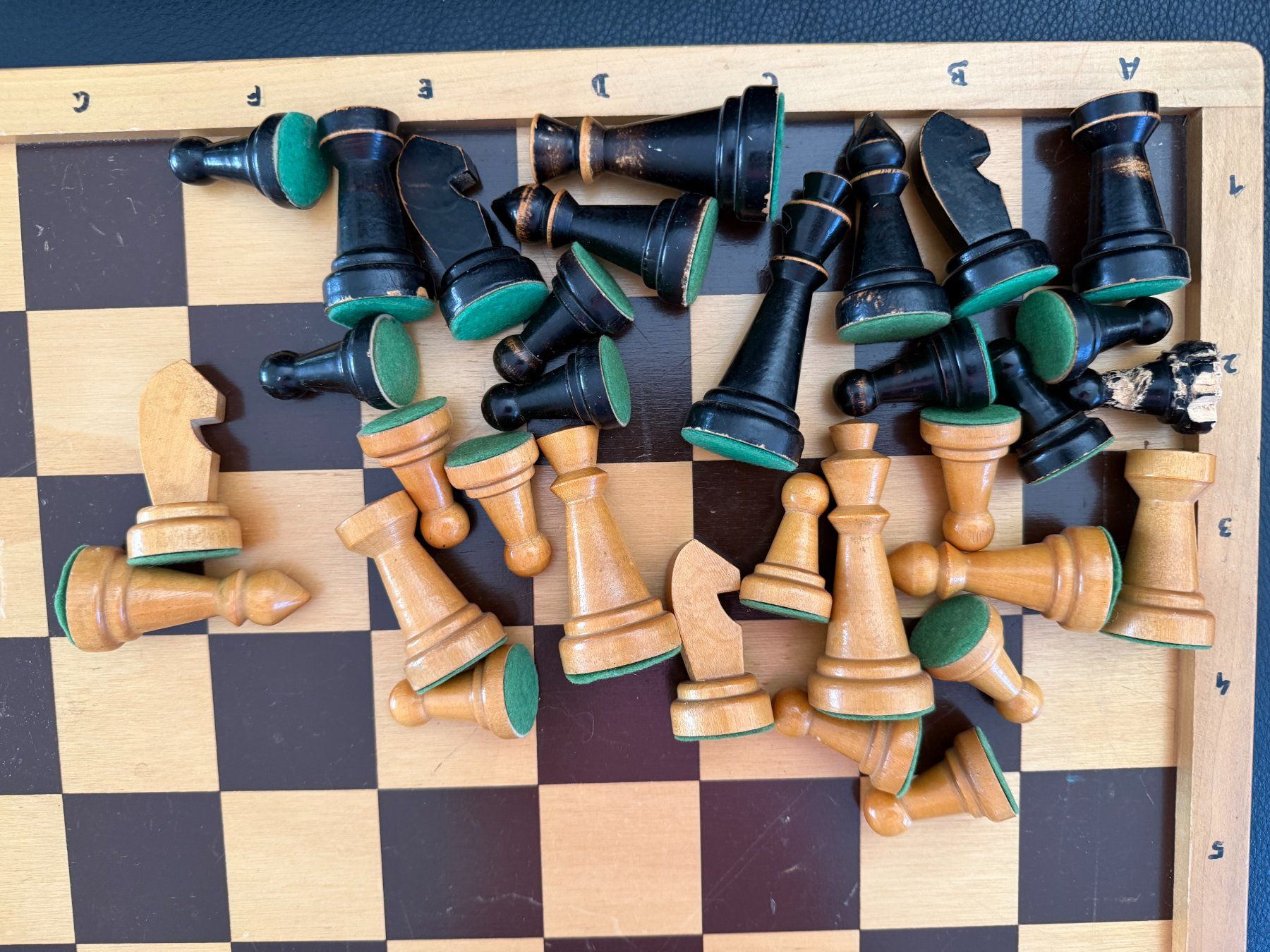 SCHACHBRETT HOLZ Schach Spiel Brettspiel mit Figuren (Gebraucht) in ...